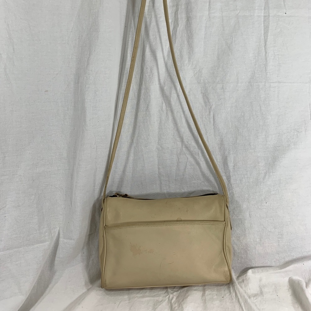 Coach Leatherware Usa Ivory Leather Shoulder Bag - Gem